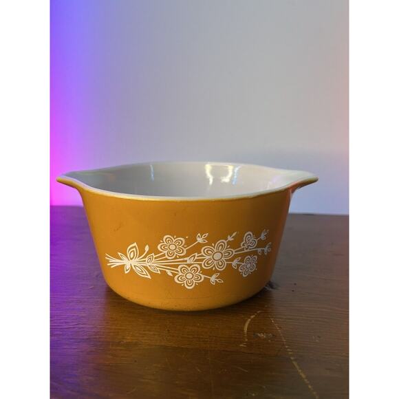 Pyrex | Dining | Vintage Pyrex Gold Butterfly Casserole Dish 473b Quart ...